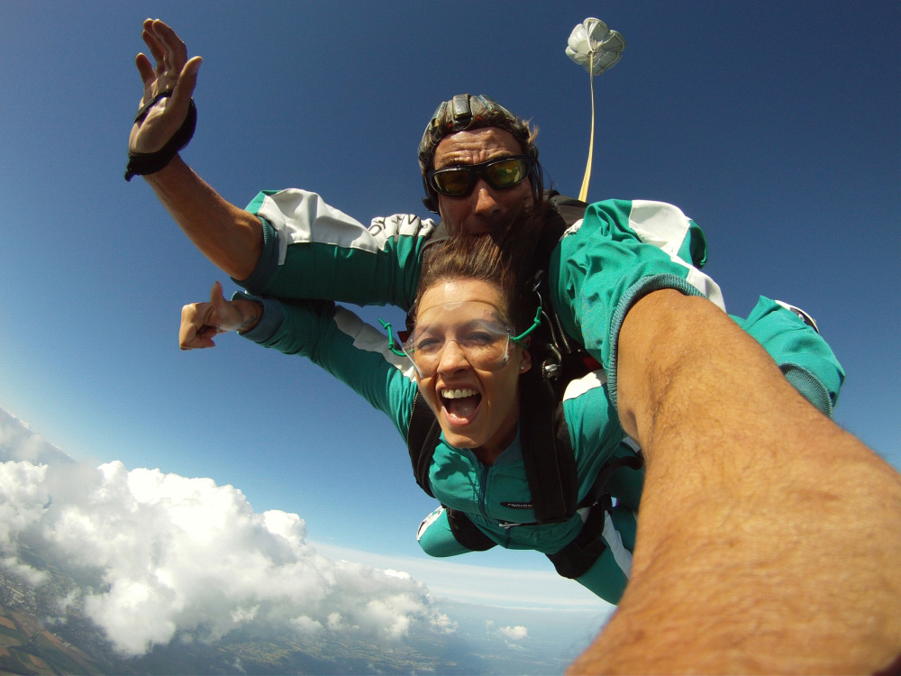 Tandemsprung: Die Bilder vom Tandemspringen, alle Bildaufnahmen von sky ...